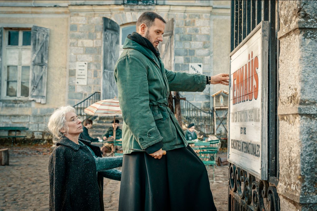 Mercredi cinéma : "L'ABBÉ PIERRE - UNE VIE DE COMBATS" de Frédéric ...