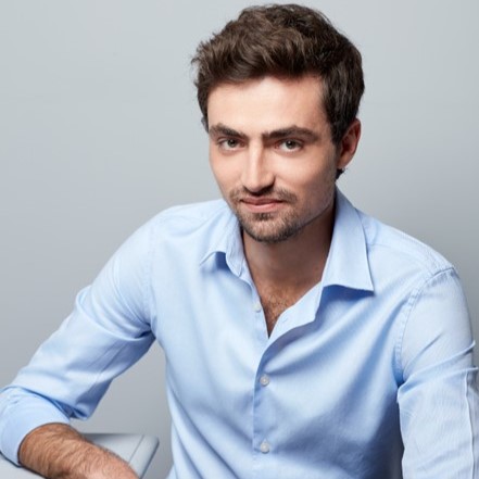 A 26 ans, NATHAN DEVERS a perdu la foi et s'engage en philosophie ...